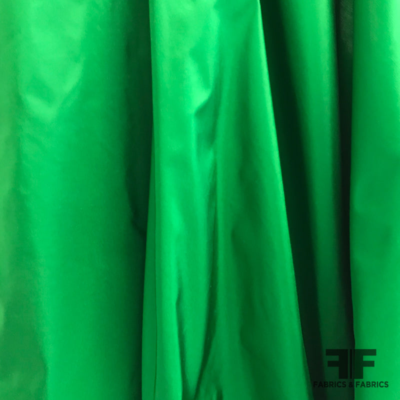 Solid Silk Taffeta - Green | FABRICS & FABRICS – Fabrics & Fabrics